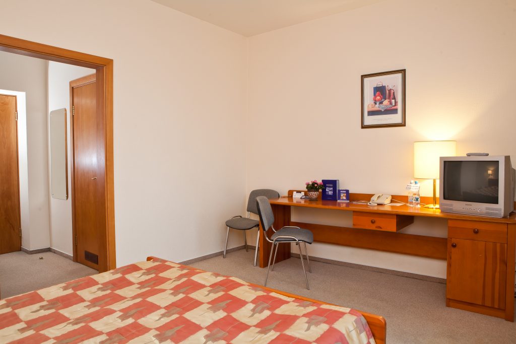 Our Rooms - KOLONNA Hotels Group.